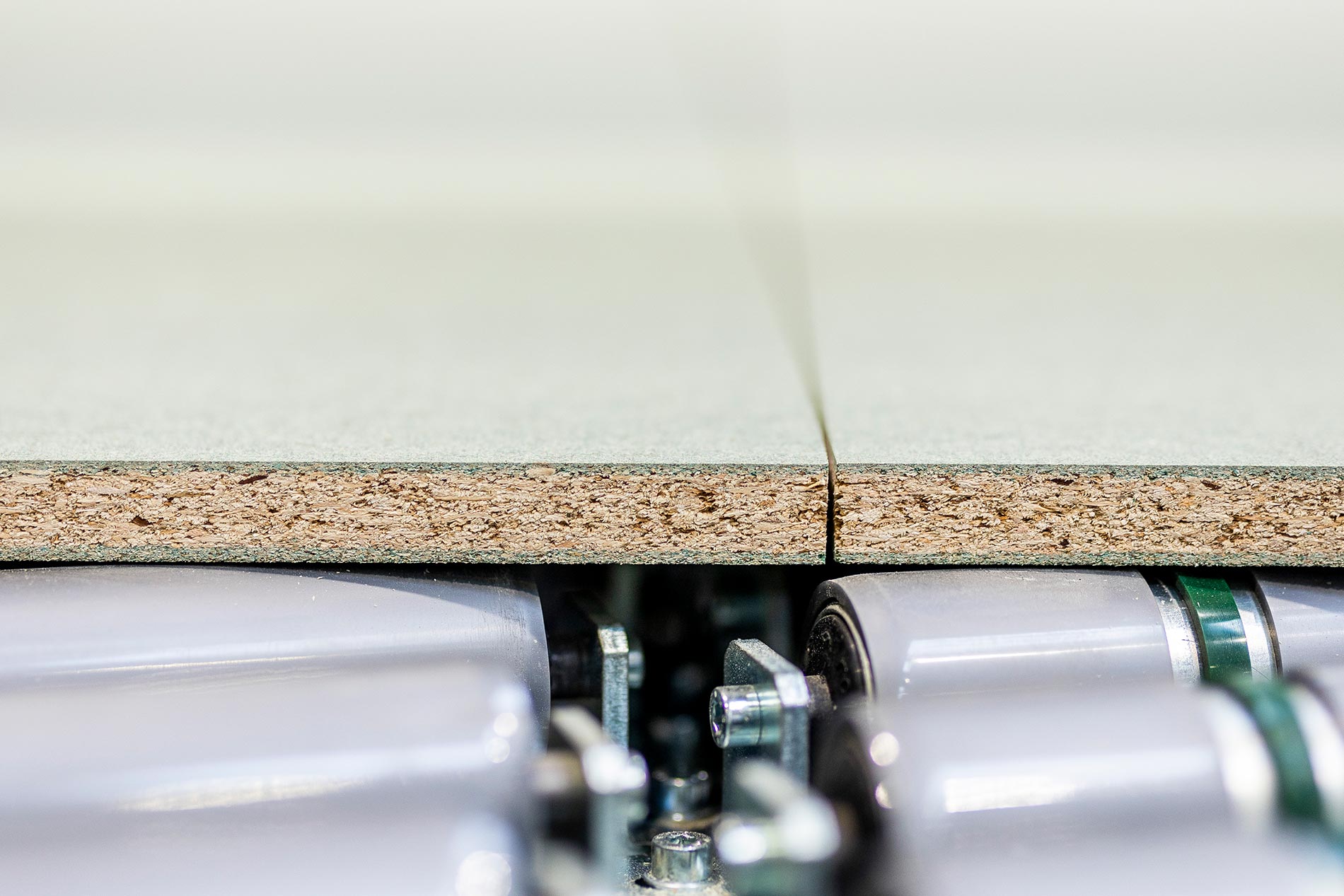 Structural particle boards production process - VMG Lignum